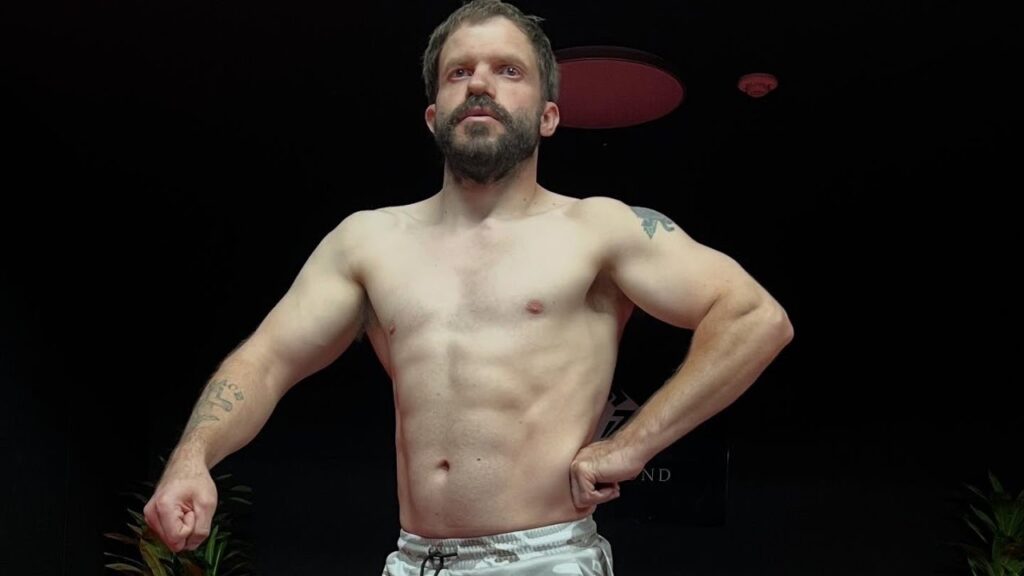 【Rick George 】How much to compete in men’s physique - MetaFit Motion Base